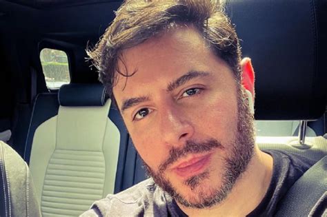 Ricardo Tozzi muda de visual e web não perdoa confira