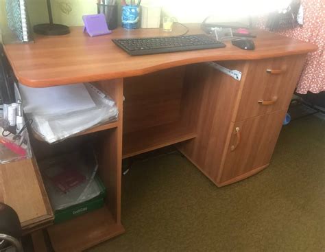 Отдам стол в хорошем состоянии Есть небольшие Отдам даром Курган