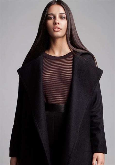 Sexy Photos Of Naomi Scott Barnorama