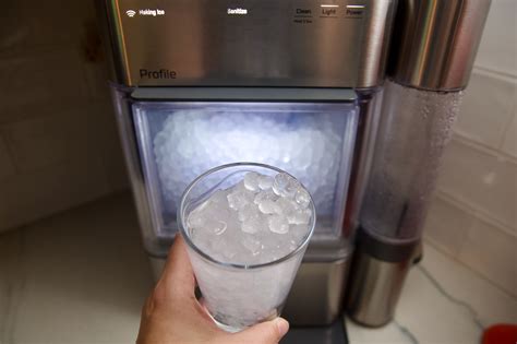 This ice maker is my family’s new favorite smart gadget. - The Verge