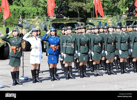 Hong Kong China 30th June 2017 Women Soldiers Of Chinese Peoples