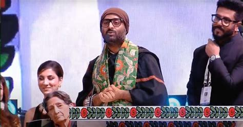 তিনি এলেন গেরুয়া গেয়ে ল্যাটা চুকিয়ে দিয়ে গেলেন অরিজিৎ