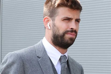 Gerard Piqué Triste En Fiesta Donde Los Fans De Shakira No Le Dejaron