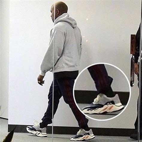 侃爷新鞋 Yeezy Runner 预计将在 10 月份发售 球鞋资讯 Flightclub中文站sneaker球鞋资讯第一站