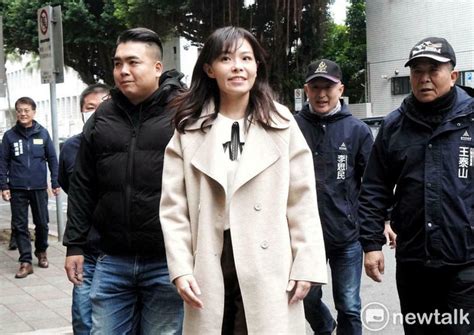 憲法法庭受理釋憲聲請後 高虹安首次現身台灣高等法院
