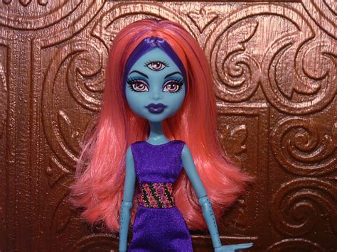 Msjs Doll Pit Three Eyes Gets Some Wig Implants