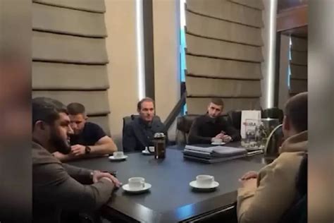 Спасавшим людей из упавшего в реку автобуса в Петербурге вручили по 3