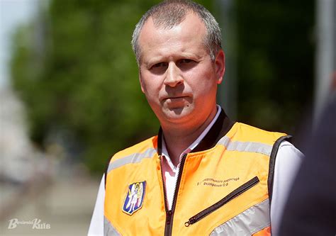 Сіль бішофіт та гранітна крихта столичні дорожники готуються до першої ожеледі Вечірній Київ