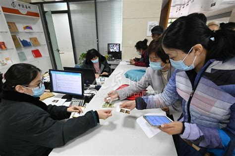 河北邯郸：《辛亥革命110周年》纪念邮票发行 人民图片网