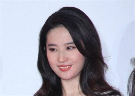 刘亦菲36岁演22岁女大学生 神仙姐姐状态依旧抗打 股城热点