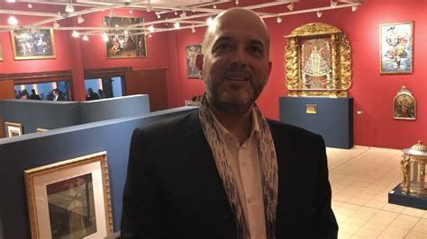 Soltero Y Tras La “crisis De Los 40″ Dejó La Abogacía Abrazó El Arte Y