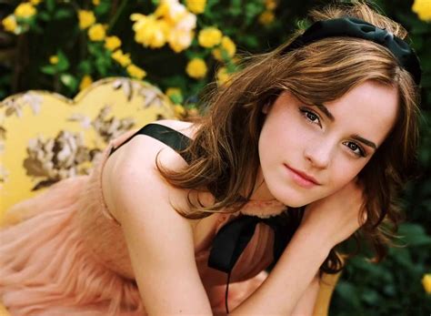 V A88 Emma Watson Hot Actress