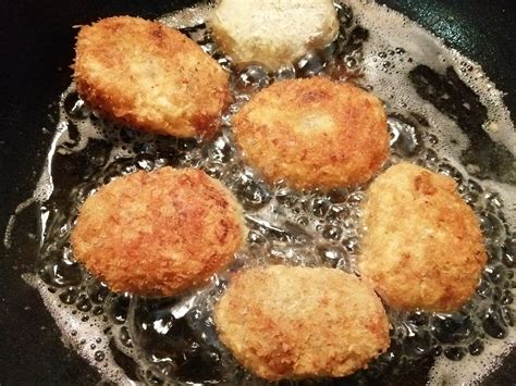 さくふわ On Twitter 今夜は余った肉じゃがをアレンジしたコロッケ