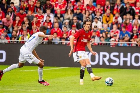 Mu Digosipkan Ingin Pulangkan Alvaro Carreras Begini Kata Erik Ten Hag