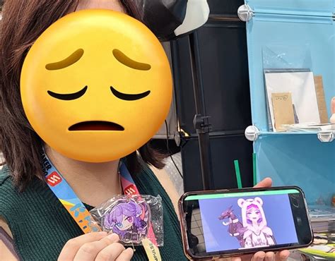 Kit AX L12 On Twitter Talked To Selen At AX She Bought A Charm Of
