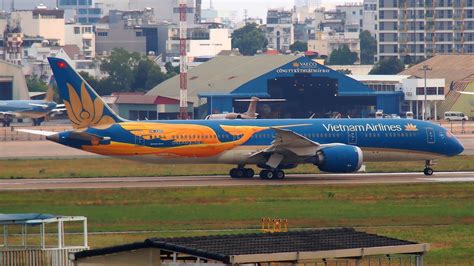 ベトナム航空は、創立30周年を記念して特別にデザインされた航空機を発表した。