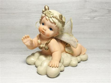 Красива статуетка ангелочок на хмаринці — ціна 147 грн у каталозі Статуетки Купити товари для