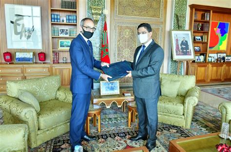 السفير الجديد للمملكة المتحدة يقدم أوراق اعتماده لبوريطة العمق المغربي