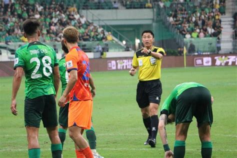 泰山队差点被马宁击败，马宁已经尽力，无奈国安自己不给力比赛执法大战