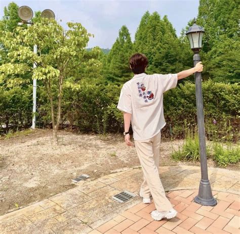 Seventeen エスクプス インスタグラム更新にドギョム「誰が花かな～？」 Danmee ダンミ