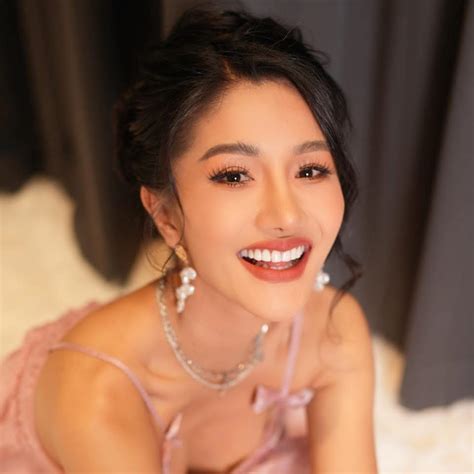 แพรวพราว แสงทอง นาริตะโตเกียว On Reels Facebook