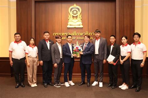 สถาบันยุวทัศน์ ฯ แสดงความยินดี ดร สิริพงศ์ อังคสกุลเกียรติ ผู้ช่วย
