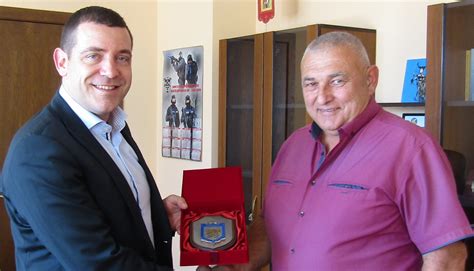 Казанлък инфо Лазар Христов награди оперативен дежурен в ОДЧ на РУ Казанлък