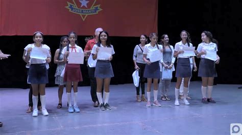 Realizan graduación municipal de noveno grado Islavision