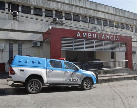 PM é atingido ao tentar retirar barricada em Morro na Zona Norte MH Geral