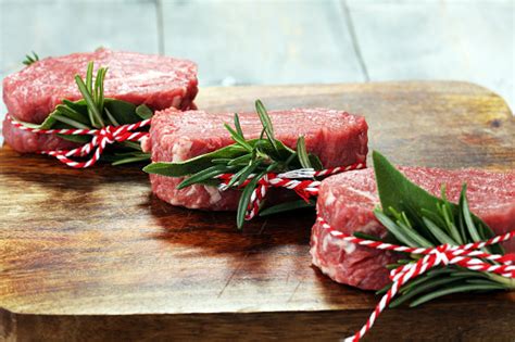 원시 쇠고기 바베 큐 굽고 위한 향신료와 함께 스테이크를 모 깎기 가금류에 대한 스톡 사진 및 기타 이미지 가금류 고기 굽기 Istock