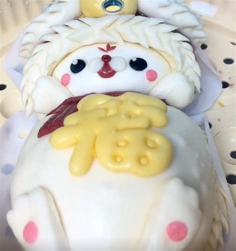 Woman Earns Enough To Buy A House And Car After 3 Years Selling Steamed Buns