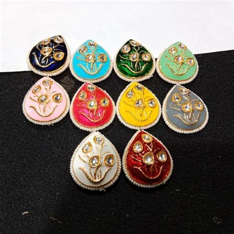 Drop Shape Small Meenakari Kundan Broach 6 Piece ज्वेलरी कॉम्पोनेन्ट
