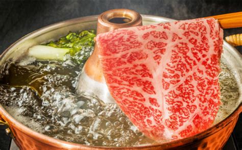 【訳あり】博多和牛 牛肉 しゃぶしゃぶ すき焼き用 700g＜株式会社meat Plus＞那珂川市 Gbw049 福岡県那珂川市