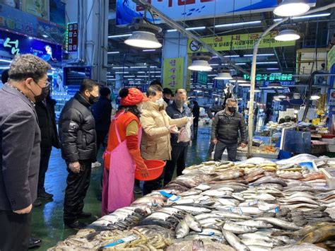 구리시 설 맞이‘기관장 전통시장 장보기행사 가져 중앙뉴스통신