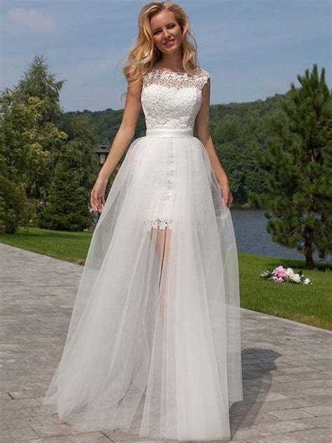 50 Best Wedding Dresses And Bridal Gowns Trending In 2018 Yourtango