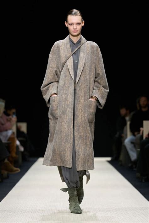 Giorgio Armani Fall Winter 2025 2026 Runway Magazine ® Official