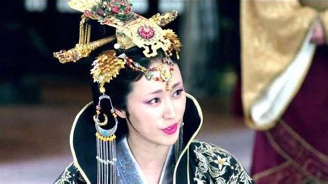《琅琊榜》梁帝明知越貴妃陰詭，卻恩寵她多年的真正原因 每日頭條