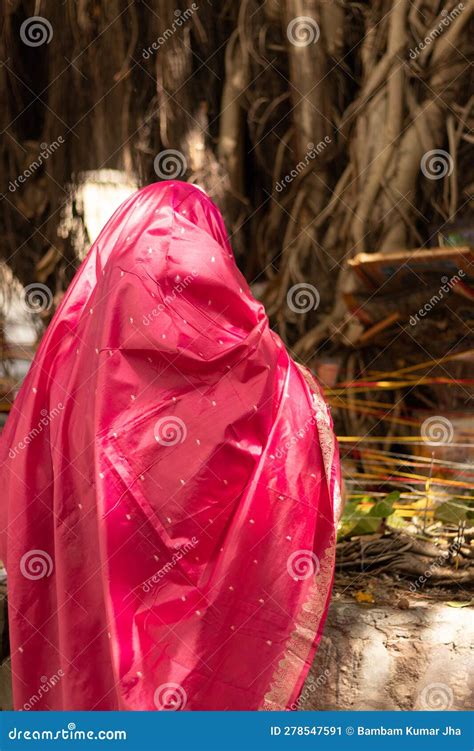 Women Praying For Hindu Religious Worship Of Banyan Tree On Vat Savitri