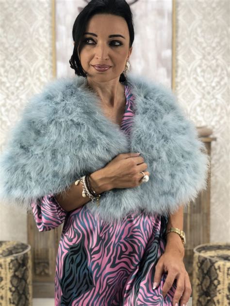 ESTOLA AZUL BEBE PLUMAS AVESTRUZ Boutique Fasion Rouse