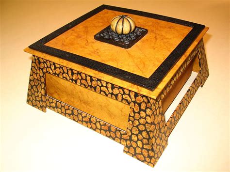 La boîte chinoise carrée cartonnad Boite Cartonnage Tuto cartonnage