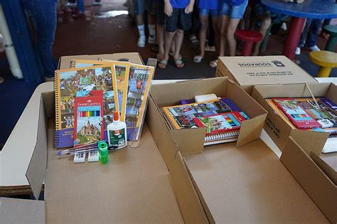 Prefeitura Distribui 33 Mil Kits Escolares Para Alunos Da Reme
