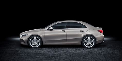 Mercedes Benz представил седан A Class нового поколения — новости на