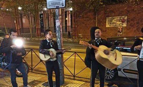 Forocoches Contrata A Tres Mariachis Para Cantar Canciones De Malú En
