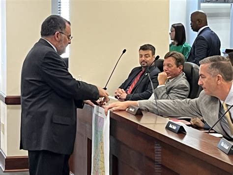 Alabama House Senate Gop Approve Two Separate Congressional Maps