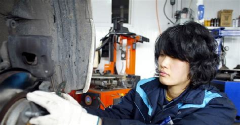 21세 여성 車정비사 눈길적성에 맞아요