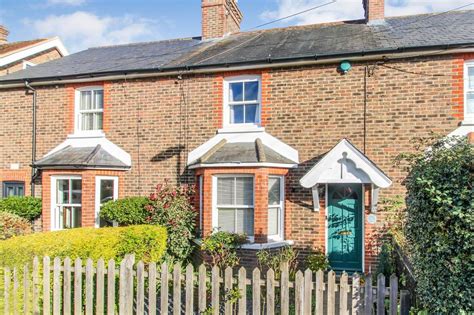 Ifield Green Ifield Crawley West 2 Bed Terraced House £375 000