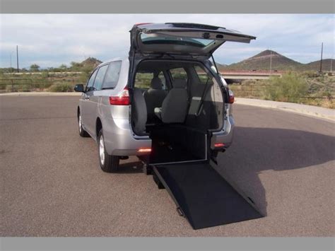 2017 Toyota Sienna New Mobility Wheelchair Handicap Rear Full Cut REDUCED