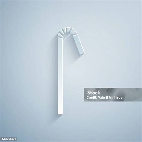 회색 배경에 고립 된 플라스틱 빨대 아이콘을 마시는 종이 잘라 종이 아트 스타일 벡터 일러스트레이션 3차원 형태에 대한 스톡