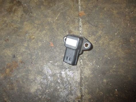 Suzuki Df90 Outboard Map Sensor 18590 72f21 Strouds Marine