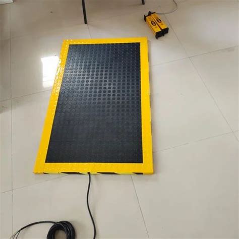 Black Plain Electrical Safety Rubber Mat For Industrial At ₹ 9000